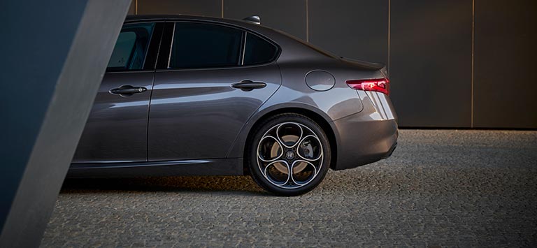 Alfa Romeo Giulia | Σπορ Οδήγηση | Alfa Romeo GR